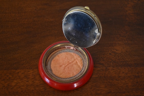 Antique Cherry Red Bakelite Powder Compact ~ Courting… - Gem
