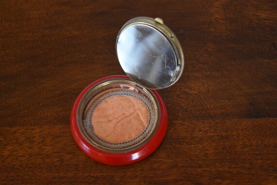 Antique Cherry Red Bakelite Powder Compact ~ Courting… - Gem