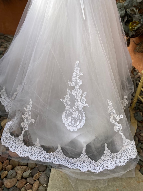 Vintage Y2K White Wedding Gown Illusion Lace Neckline… - Gem