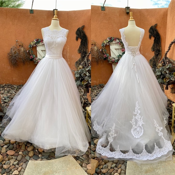 Vintage Y2K White Wedding Gown Illusion Lace Neckline… - Gem