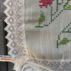 Vintage Tea Tablecloth Cream Linen Lace Trim With Hand Embroidery 31 ...