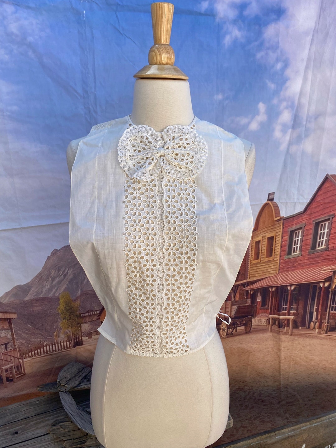 1910s Ladies White Modesty Panel Lace Bodice Insert With Matching Bow ...