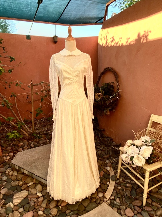 1940s White Lace Over Satin Wedding Gown Buttons Up B… - Gem