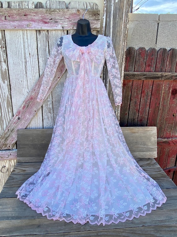 1950s Pink & White Lace Fit N Flare Full Length Gown … - Gem