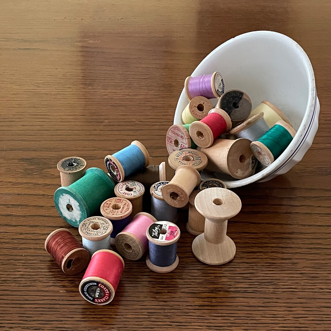1 25 Vintage Thread Spools With and Without Thread Wooden Spools Sewing ...