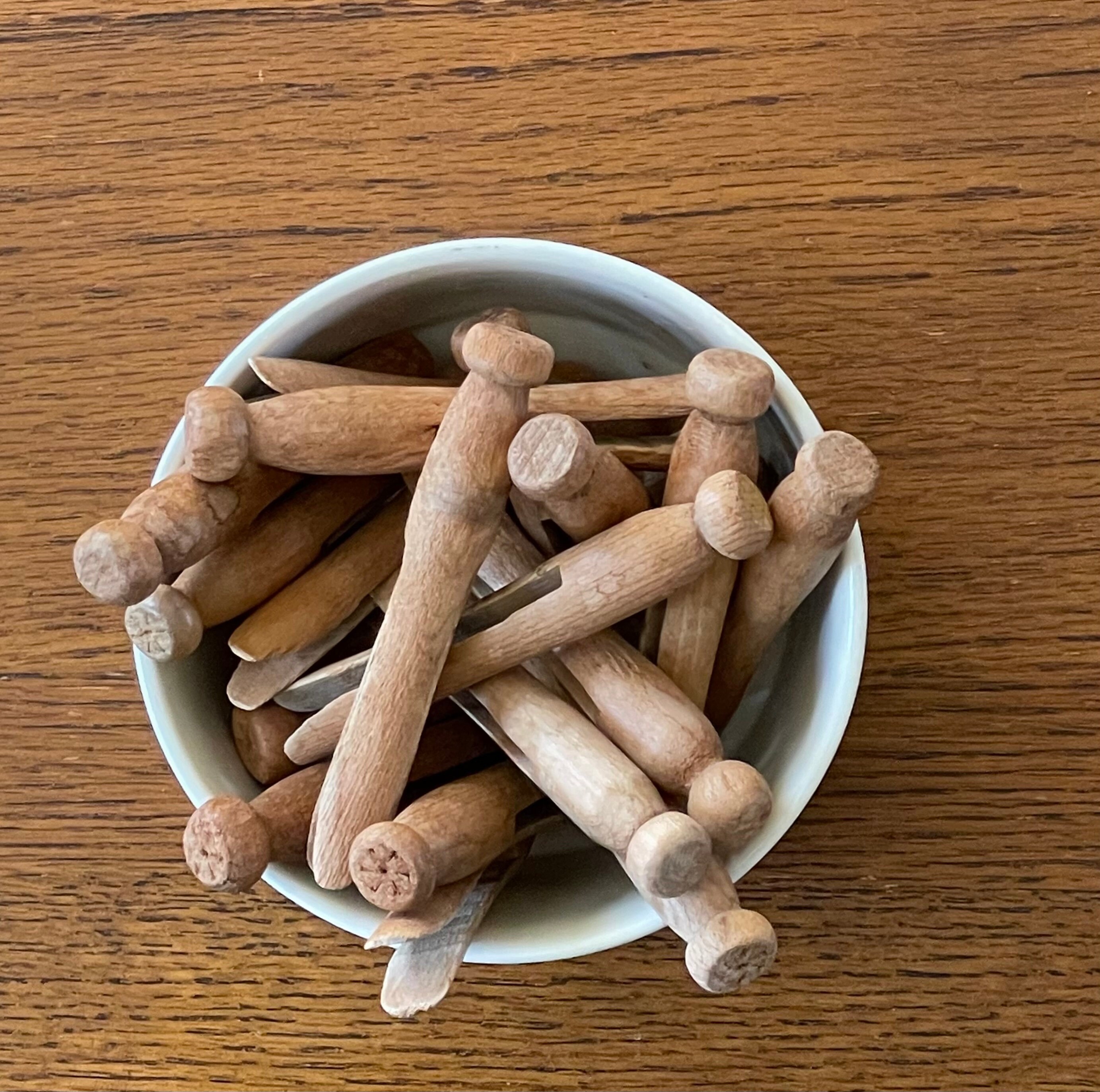 Twenty Vintage Round Wood Clothespins Wood Pegs Old - Etsy