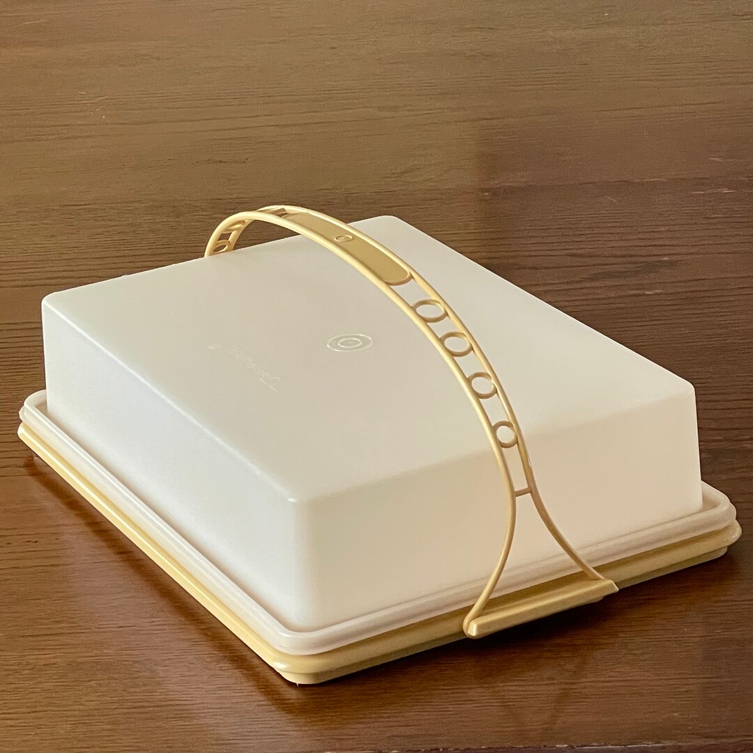 Tupperware Sheet Cake Carrier Cake/cupcake Container With Gold Base and ...