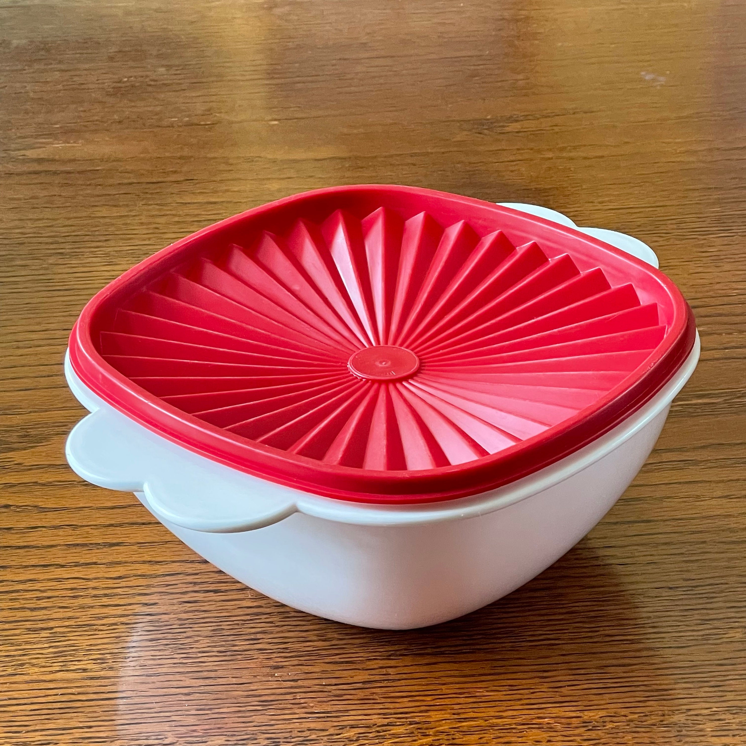 New Tupperware 836 Servalier Bowl Watermelon Red 8 Cup With LID ...