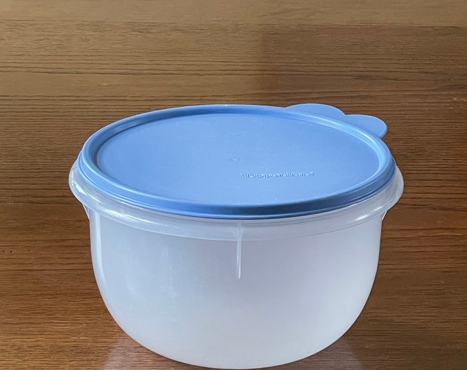 Tupperware Clear Medium Mixing Bowl With Blue Butterfly Seal 8 Cup ...