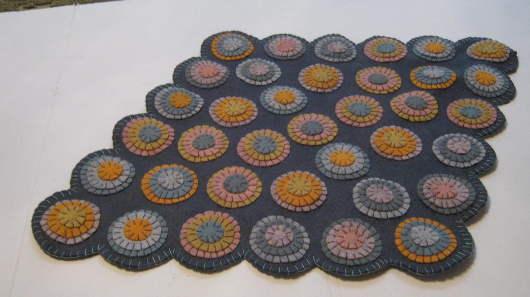 Primitive Wool Applique Easter Spring Layered Pennies Penny Rug Table ...