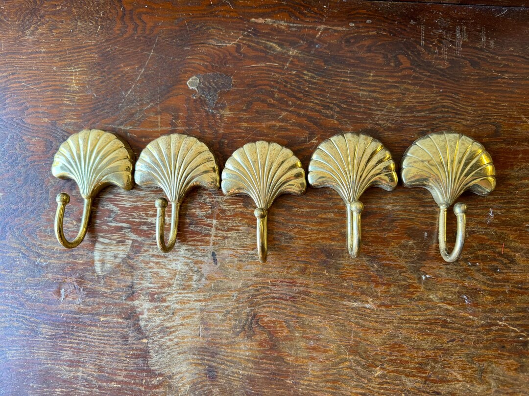 Set of 5 Vintage Brass Shell Wall Hooks - Etsy