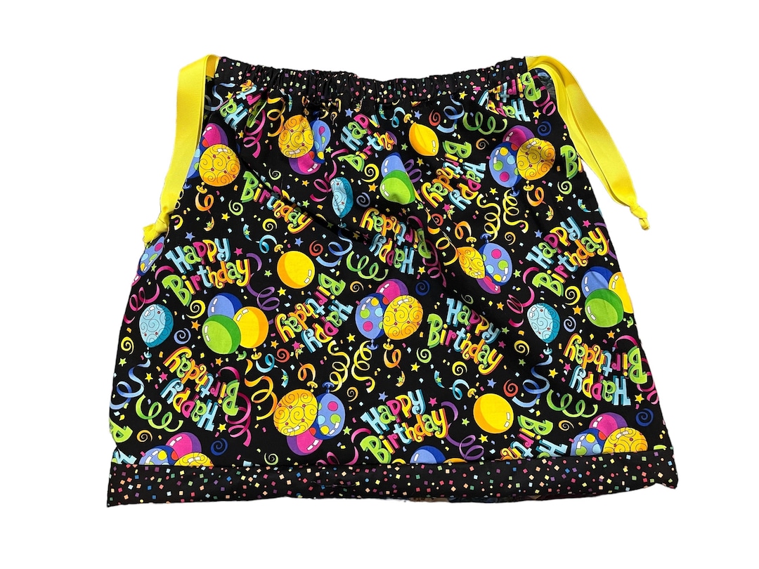 Reusable Gift Bag, Happy Birthday Balloons and Streamers on Black Gift ...