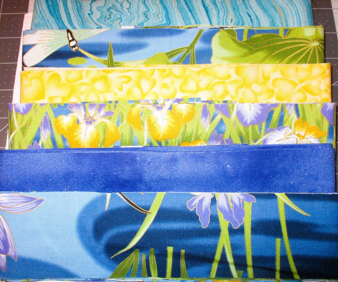 Jellyroll Rug Kit #3. Makes a 30" X 40" Rug. 42 Pieces Fabric 2 1/4" X ...