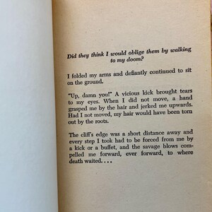Lady of Drawbridge Court by Sarah Farrant - Vintage 70s Gothic Romance ...