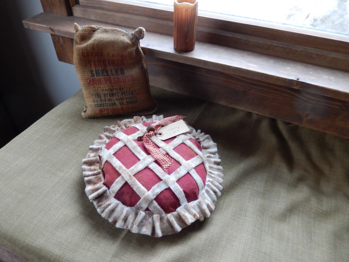 Primitive 9-inch Faux Cherry Pie: Grungy Food Decor - Etsy