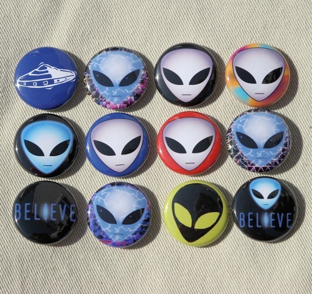 Alien Heads Set of 12 Buttons Pinbacks Badges 1 Inch - Etsy