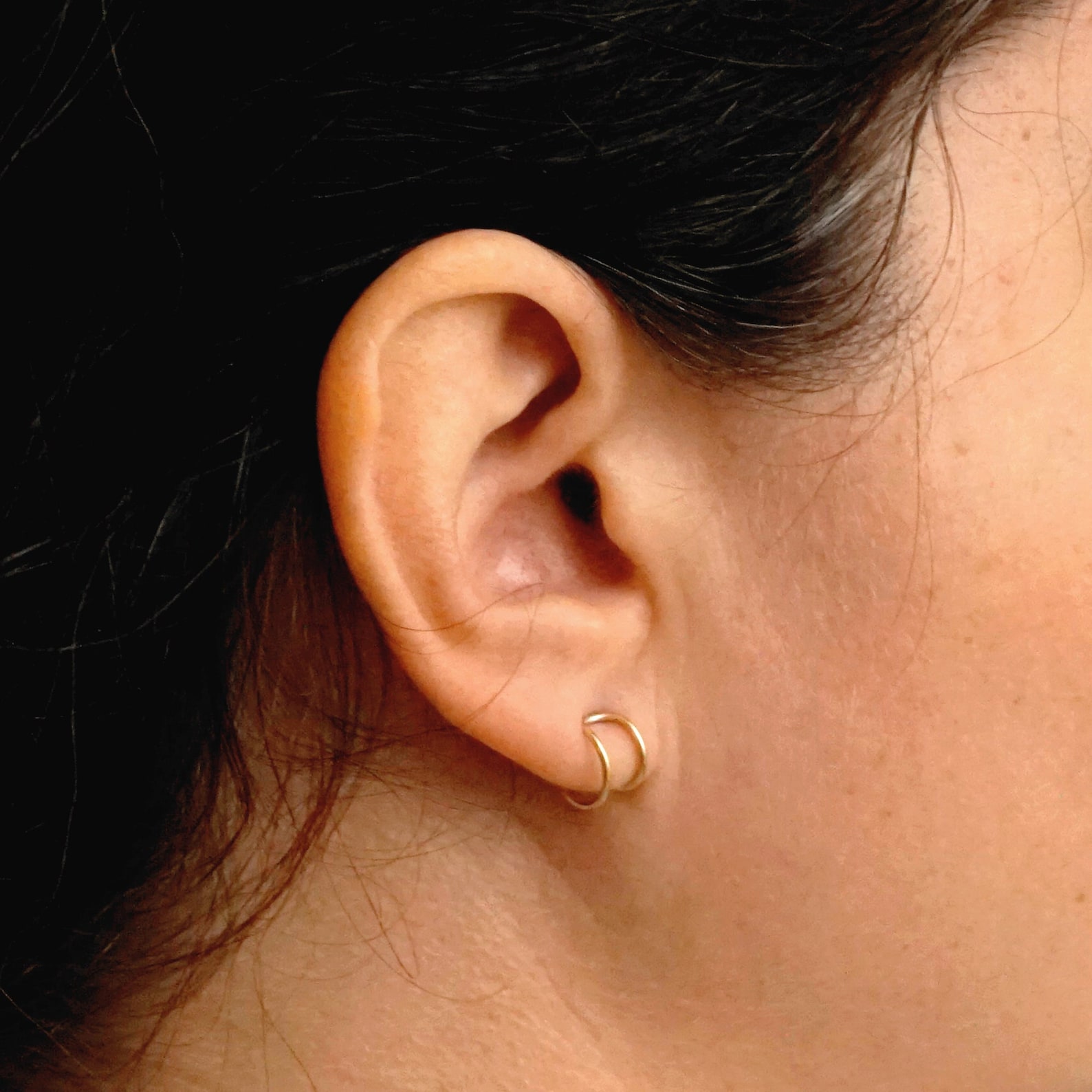 Double Round Ear Lobe Hugger Earrings | 1mm Wire Loop | 7mm Hoop ...