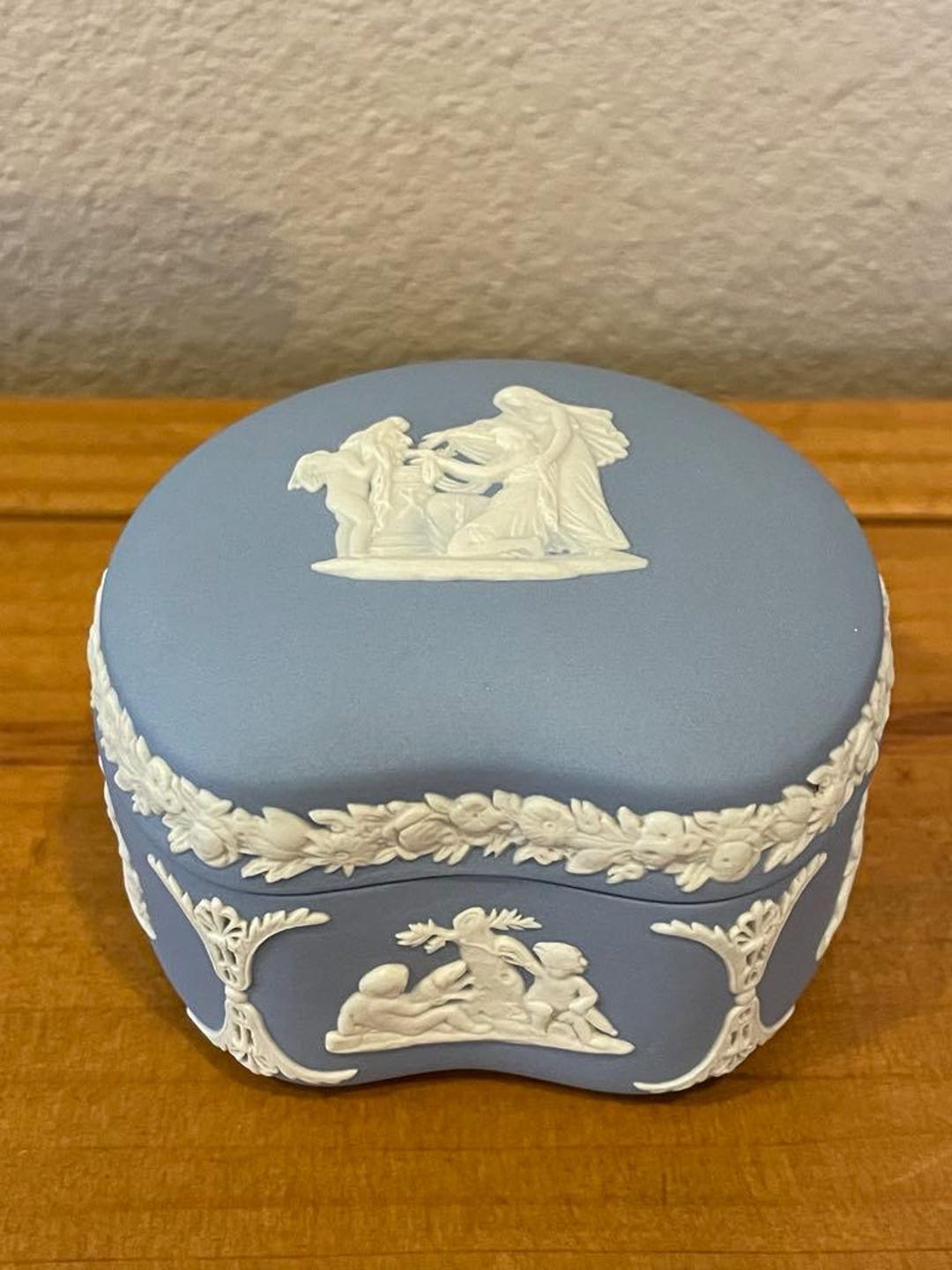 Vintage Wedgwood Blue Jasperware Kidney Shaped Trinket Box With Lid ...