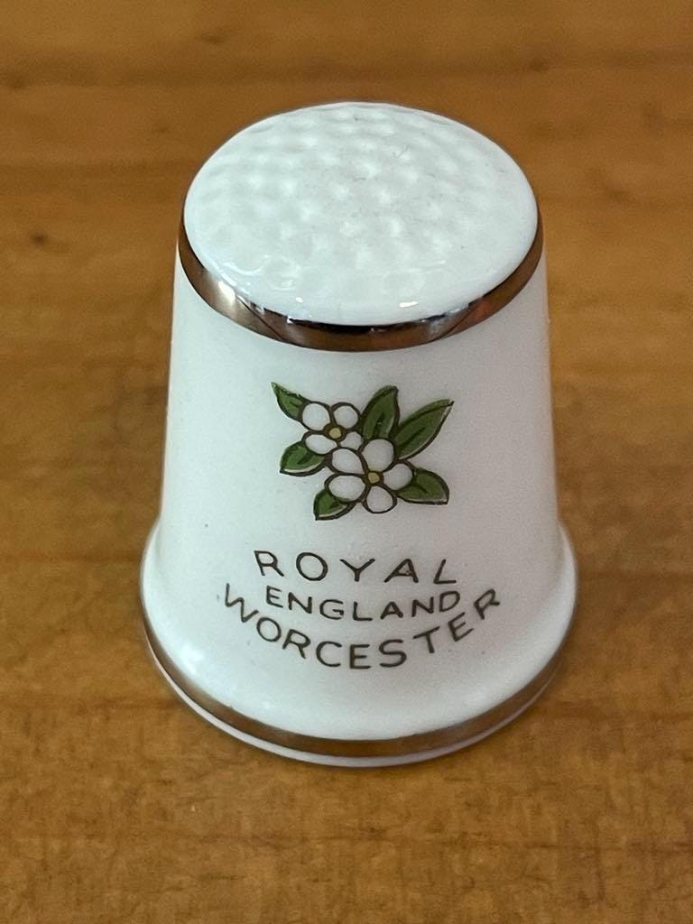 Vintage Royal Worcester "doves of Peace" Collectible Bone China Thimble ...