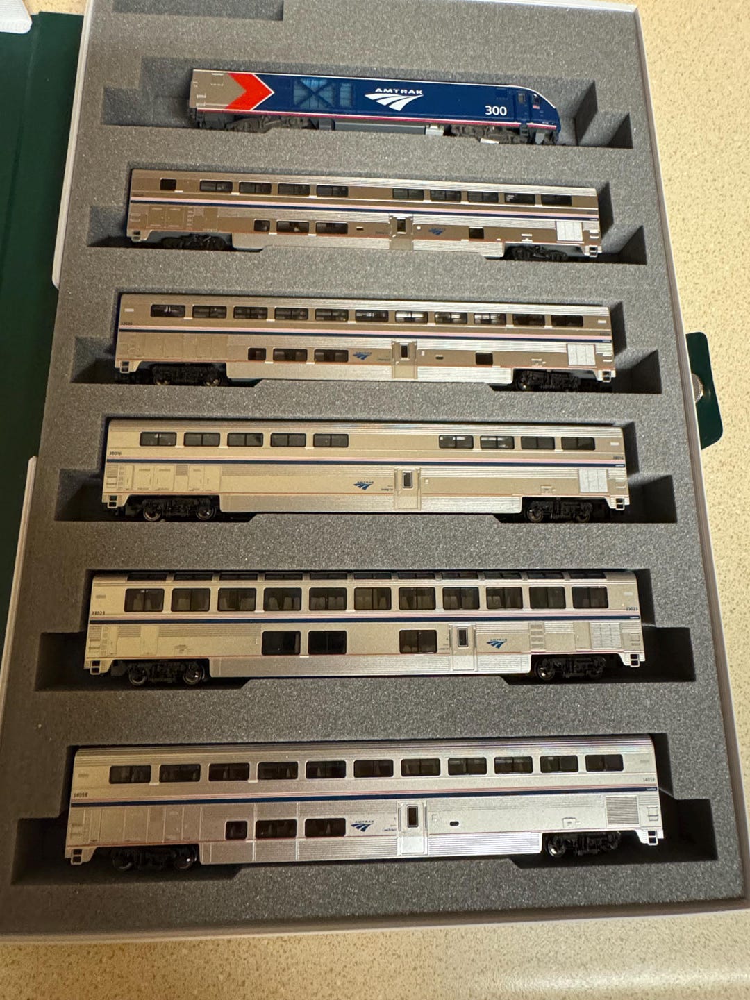 Kato N Scale Amtrak 300 ALC-42 W/5phase VI Superliners lighted DCC ...