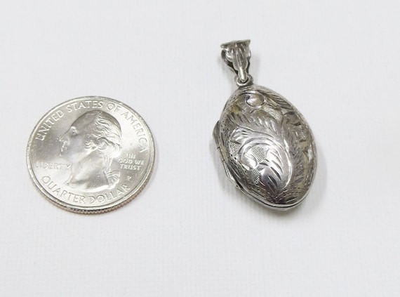 Vintage Sterling Silver Oval Locket, Engraved Keepsak… - Gem