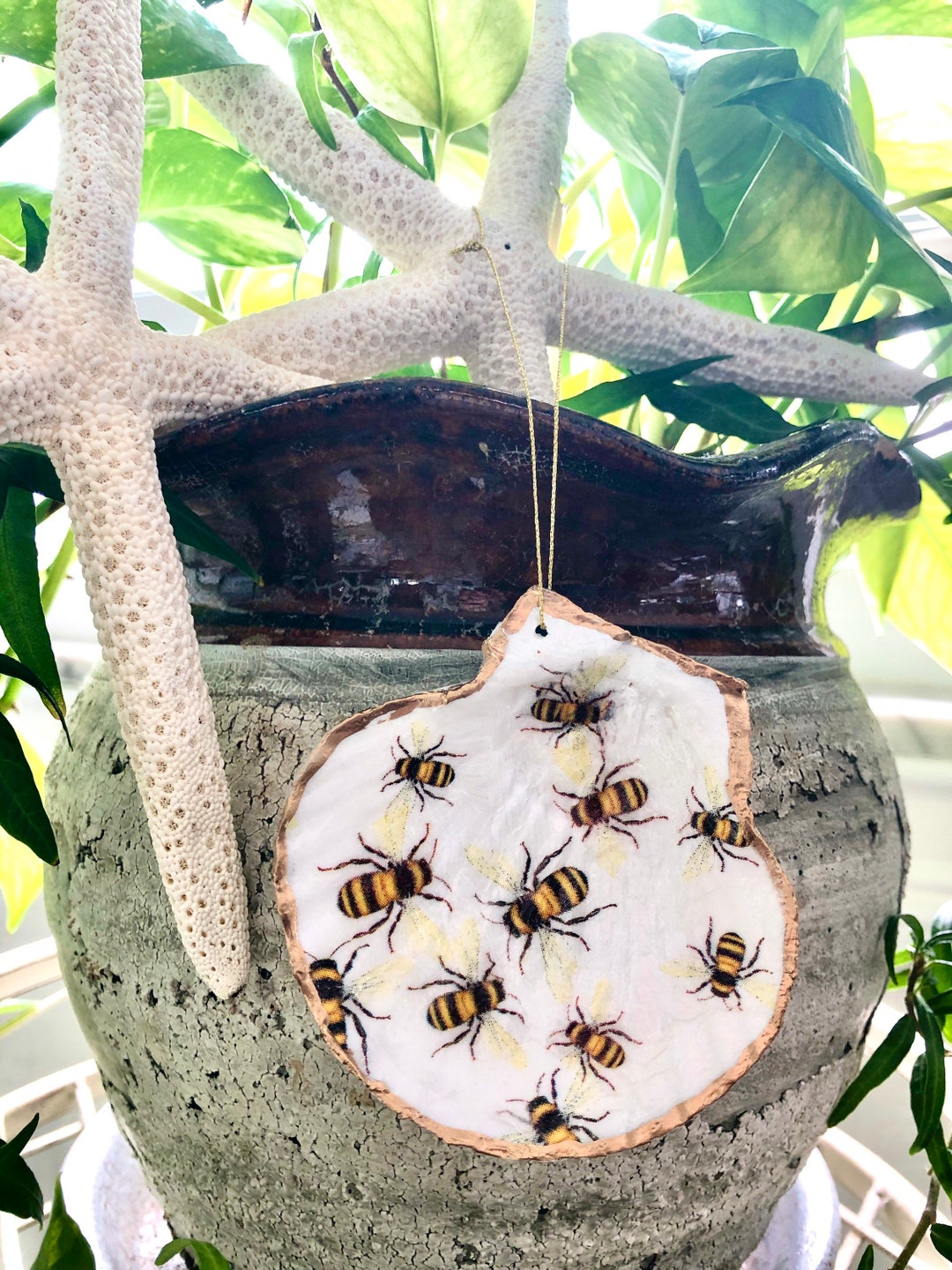 Scallop Shell Little Bee Ornament, Beachy Bee Decor, Bumble Bee ...