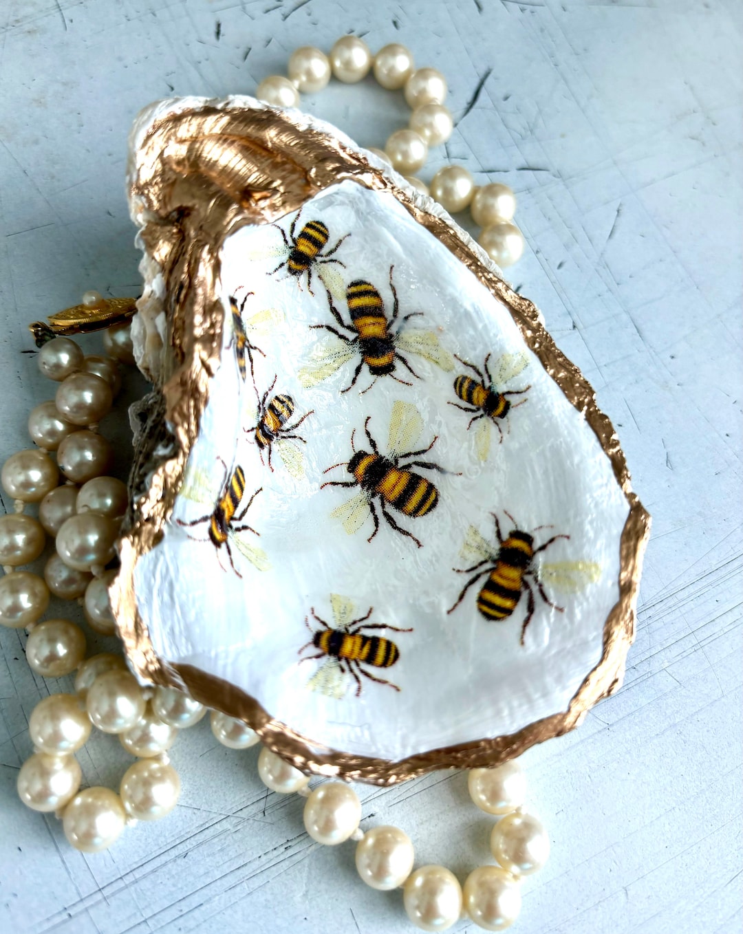 Bumble Bee Sea Shell Trinket Dish, Oyster Shell Jewelry Dish, Bumble ...