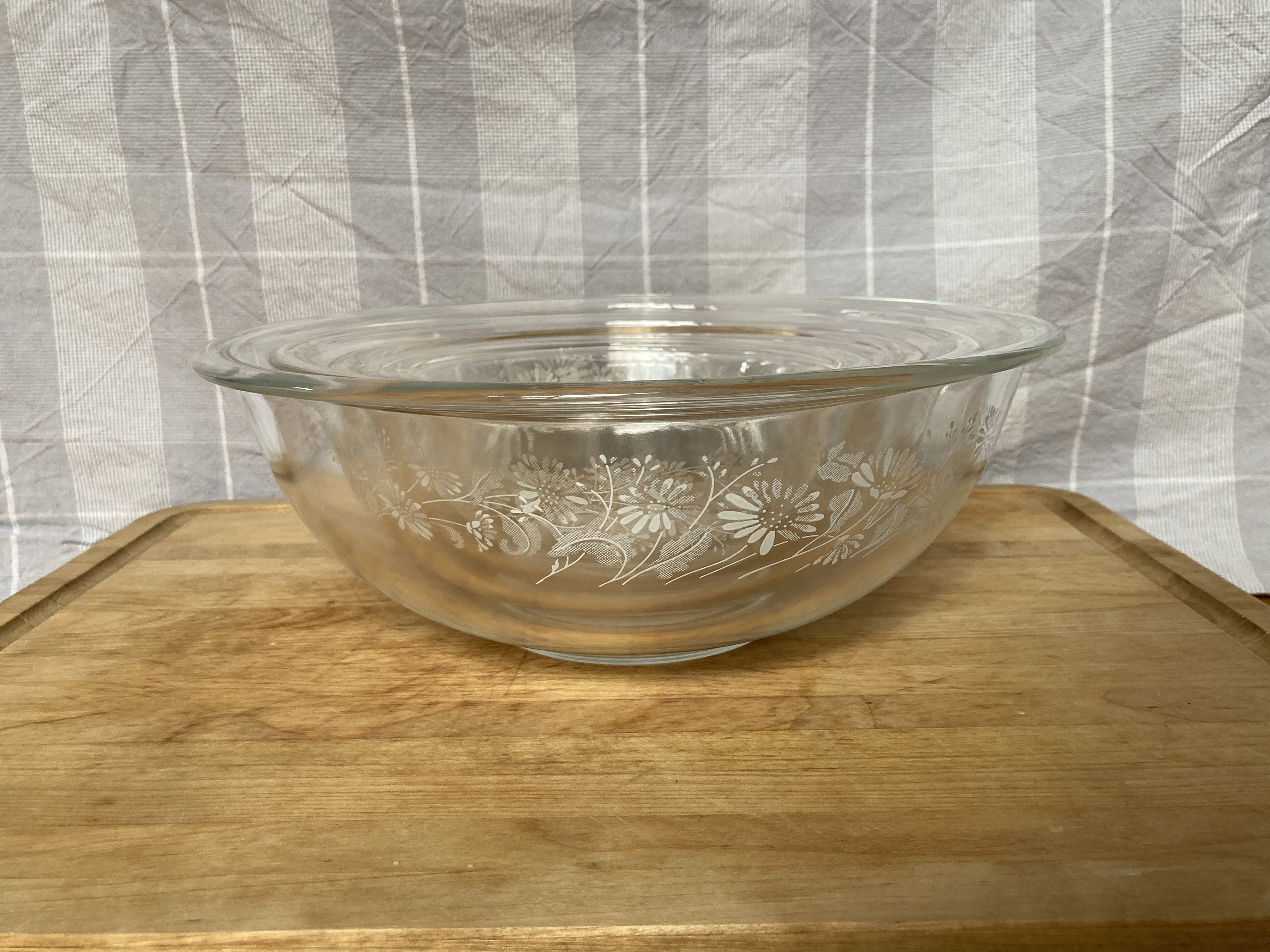 Set of Four Vintage Glass Pyrex Mixing Bowls Embossed With White ...