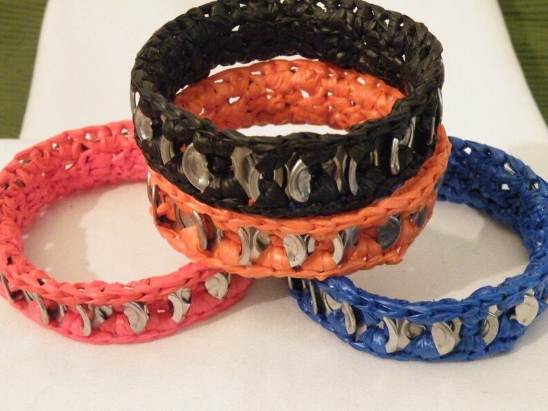 Crochet Pattern Pop Tab With Band Plarn Bracelet .... Only Need 20 Pop ...