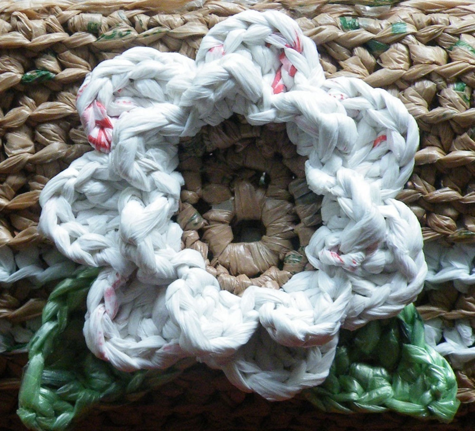 Crochet Pattern - Recylezip Plarn Pouch With Flower Crochet Pattern ...