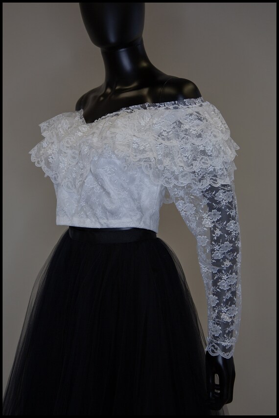 Original Vintage 1980s White Lace Ruffle Crop Top Bri… - Gem