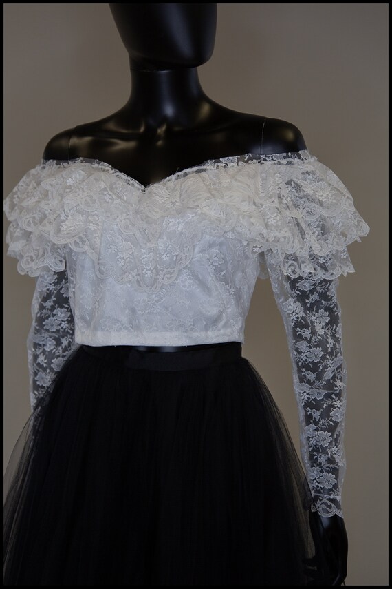 Original Vintage 1980s White Lace Ruffle Crop Top Bri… - Gem