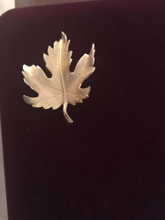 vintage giovanni pin - Gem