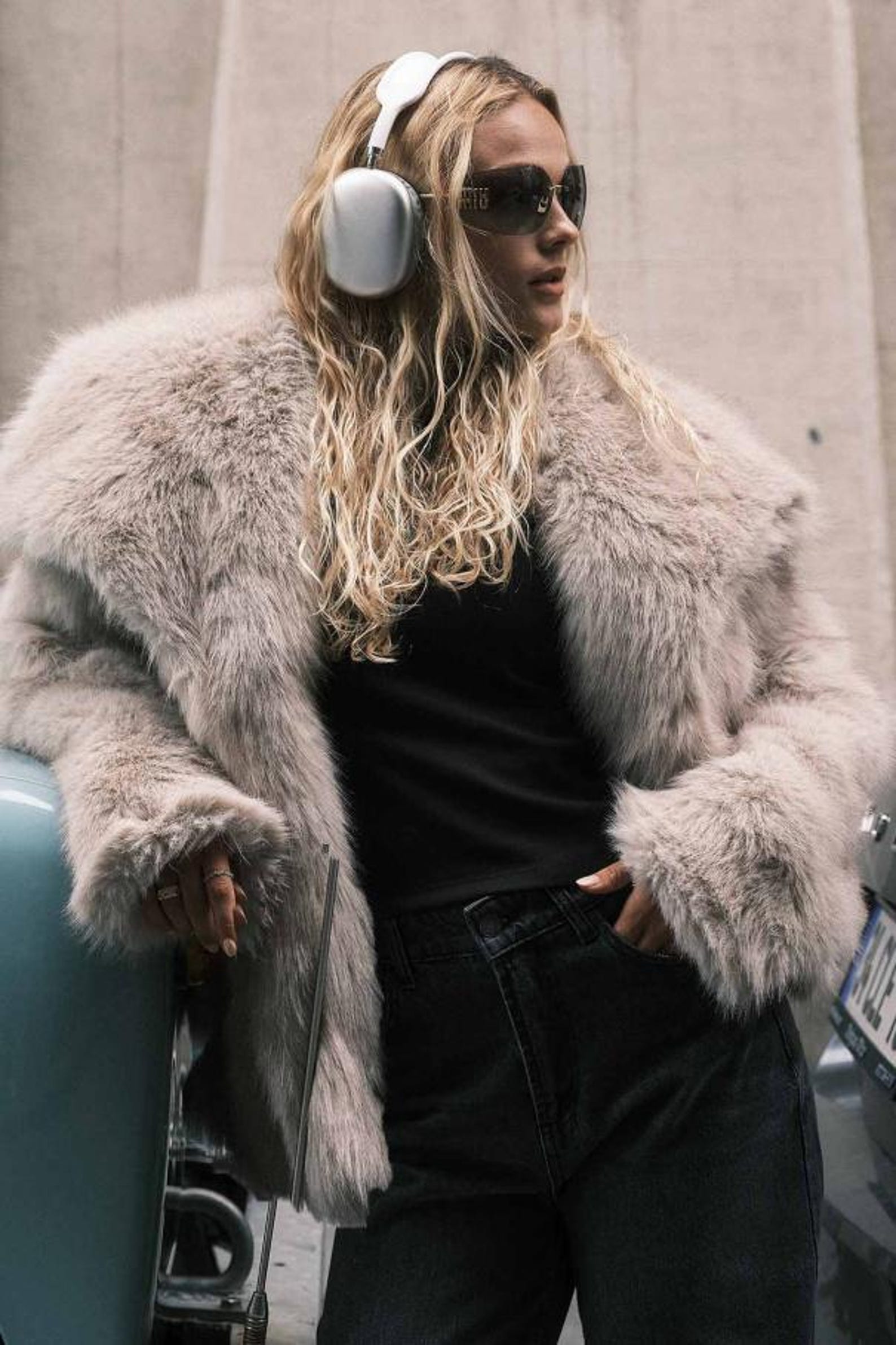 Premium Fluffy Luxury Faux Fur Coat | Long Sleeve | Loose Look Thicken ...