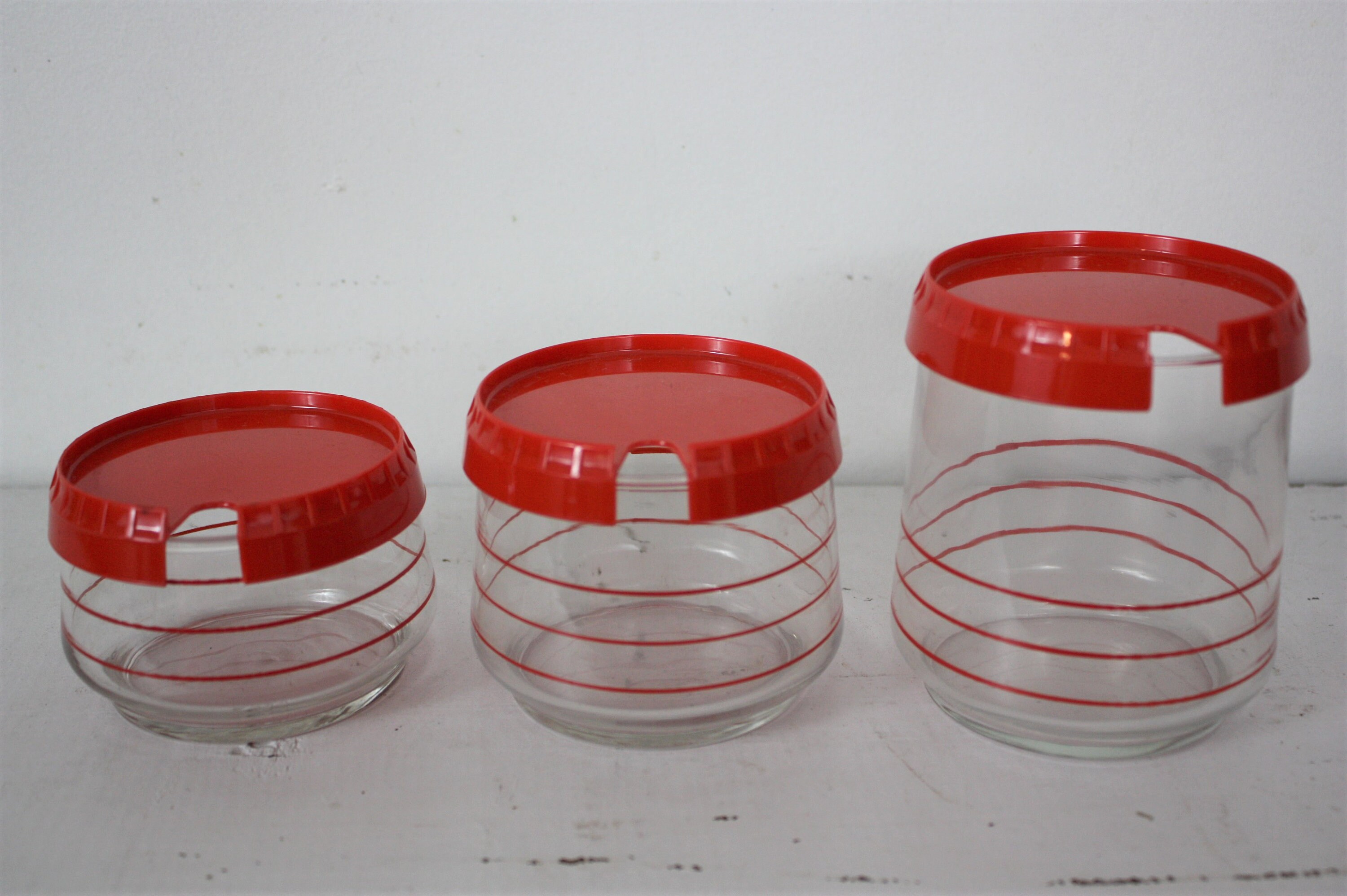 Plástico rojo y vidrio transparente con contenedores de - Etsy España