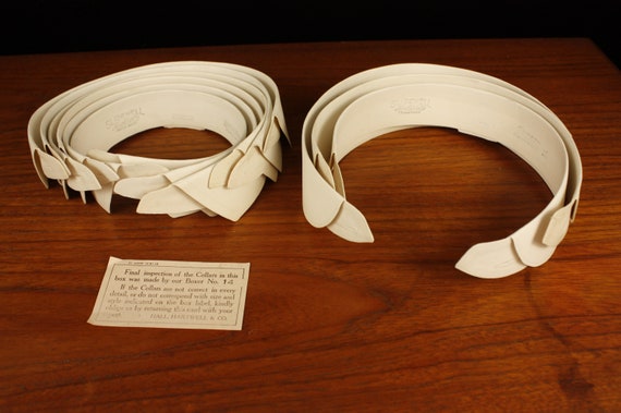 box of vintage antique detachable collars in size 15.… - Gem