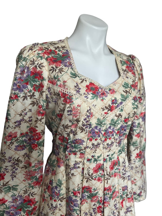 1970 Cottagecore Prairie Dress Beige Floral Long Slee… - Gem