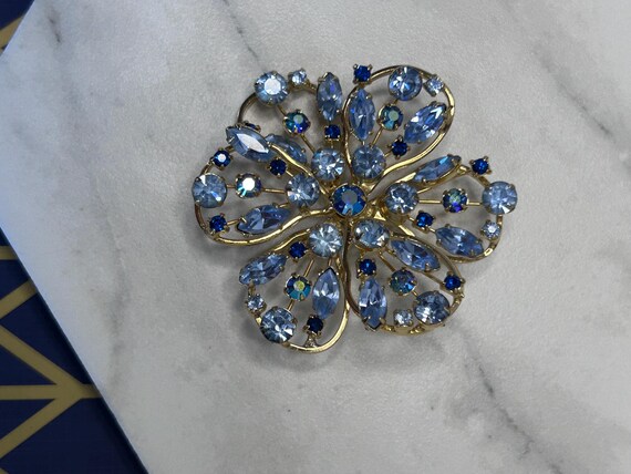 Vintage signed Regency Shades of Blue Crystal Flower … - Gem