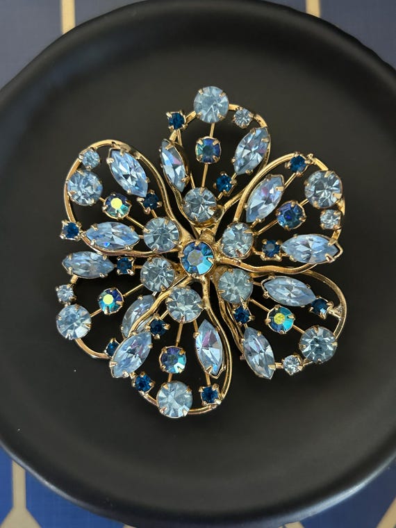 Vintage signed Regency Shades of Blue Crystal Flower … - Gem