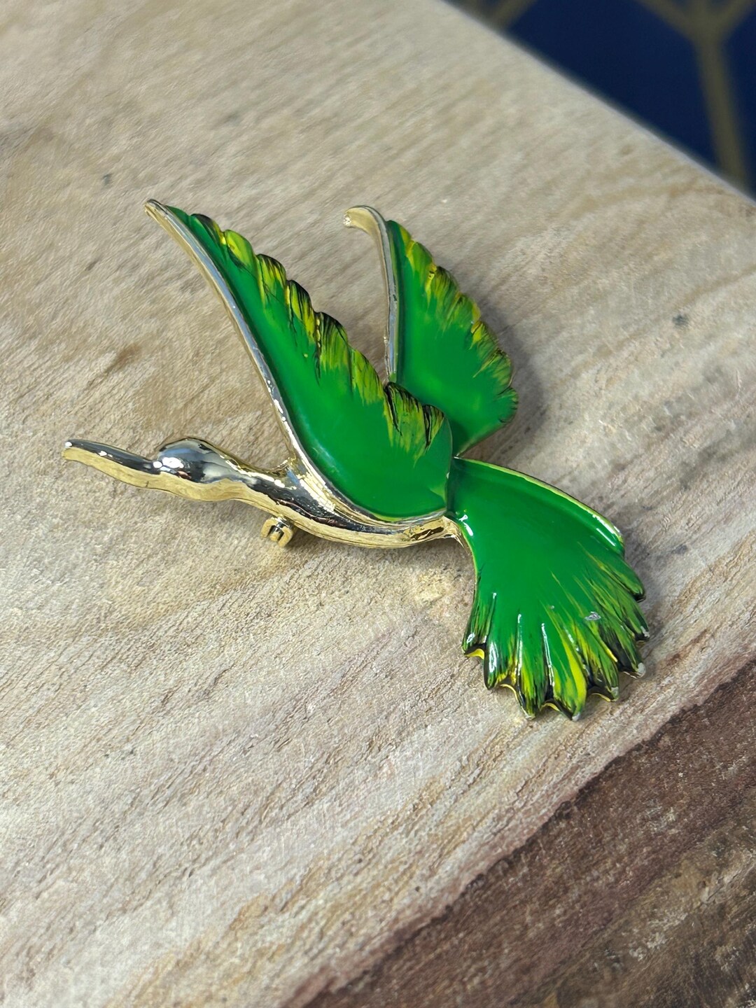Vintage Gerry’s Green Enameled Bird in Flight Brooch - Etsy