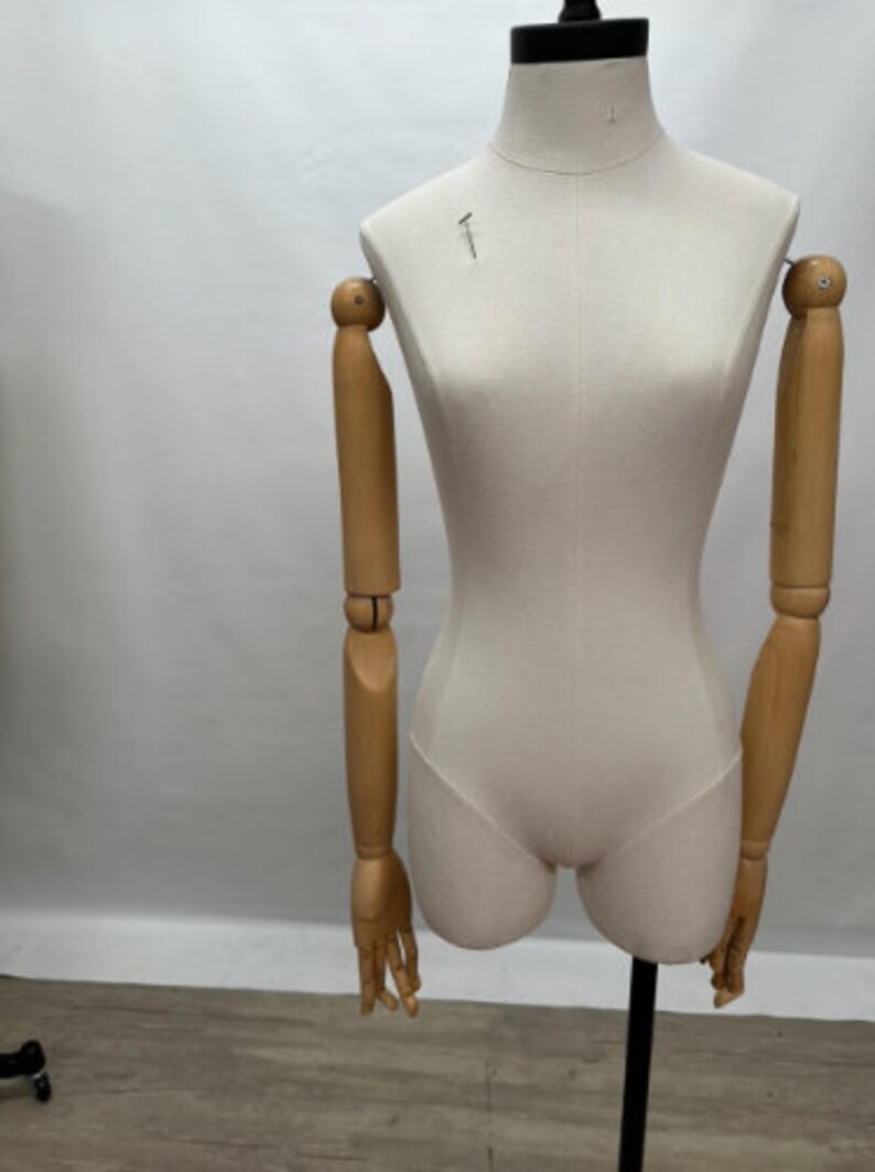 Used Female Mannequin Dress Form W/bendable Wood Arms - Etsy Used Female Mannequin Dress Form W/bendable Wood Arms - Etsy