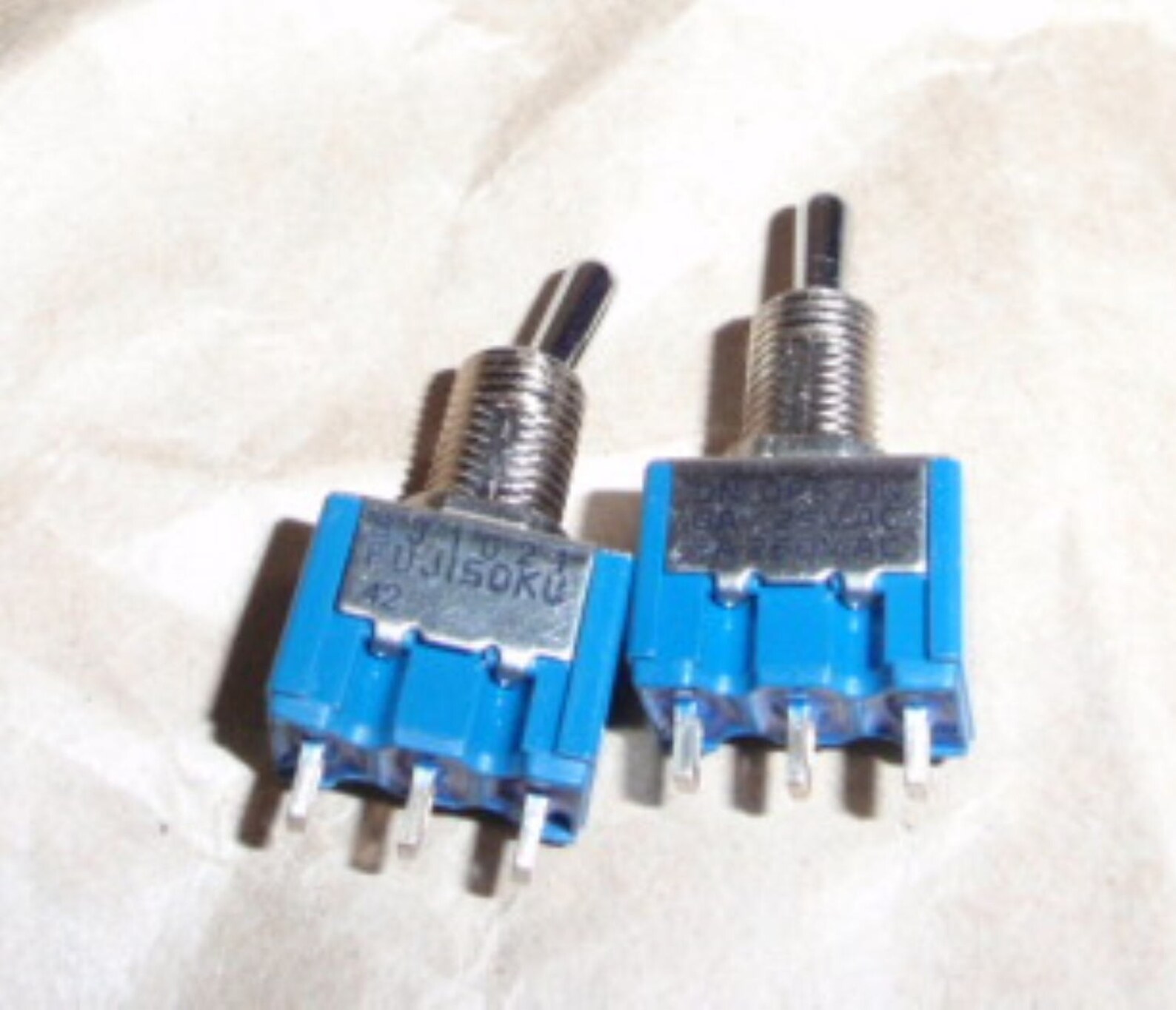 Fujisoku Toggle Switch ON OFF Flip 8B2011 6amp 125v.ac New - Etsy