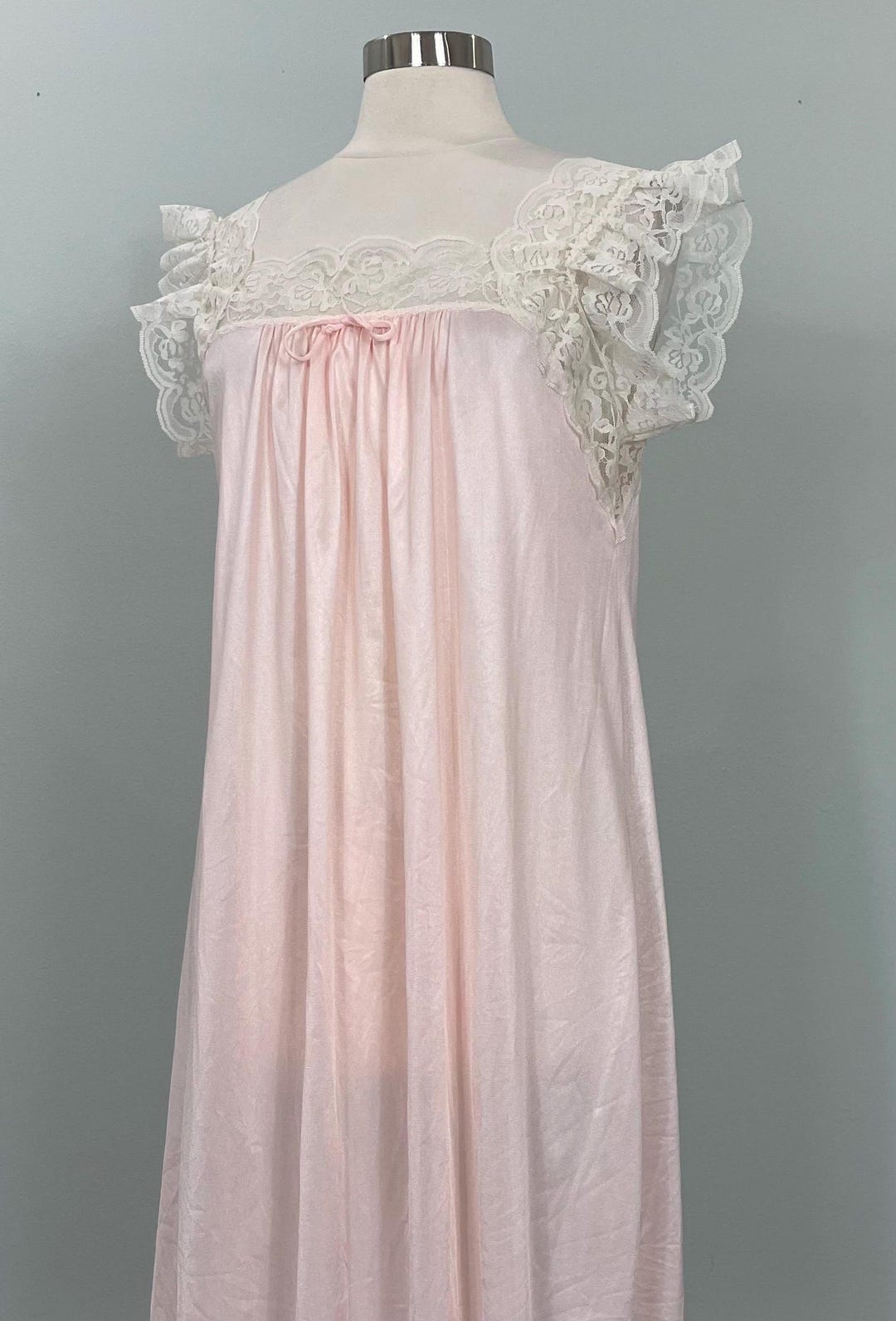 Peach and Beige Lace Night Gown by Diane Von Furstenberg - Size 10/12 ...