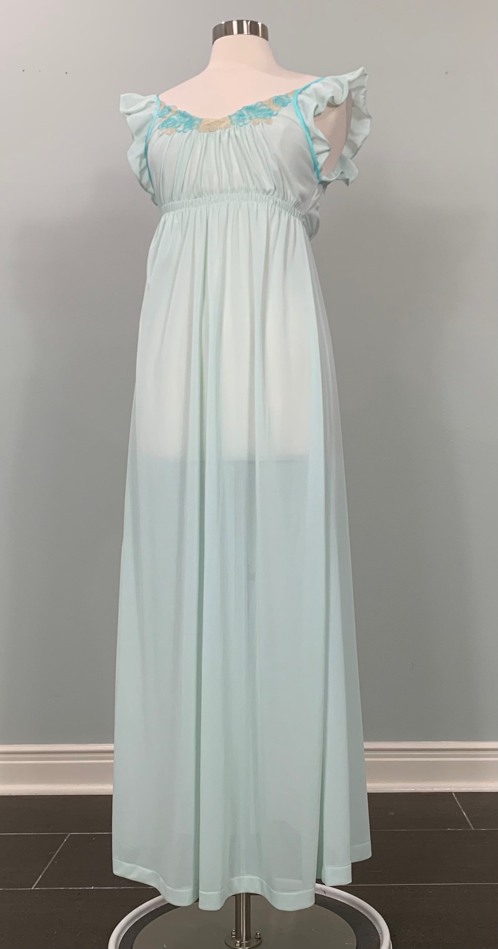 Light Blue Night Gown With Ruffled Cap Sleeve by Gossard Artemis Size 2 ...