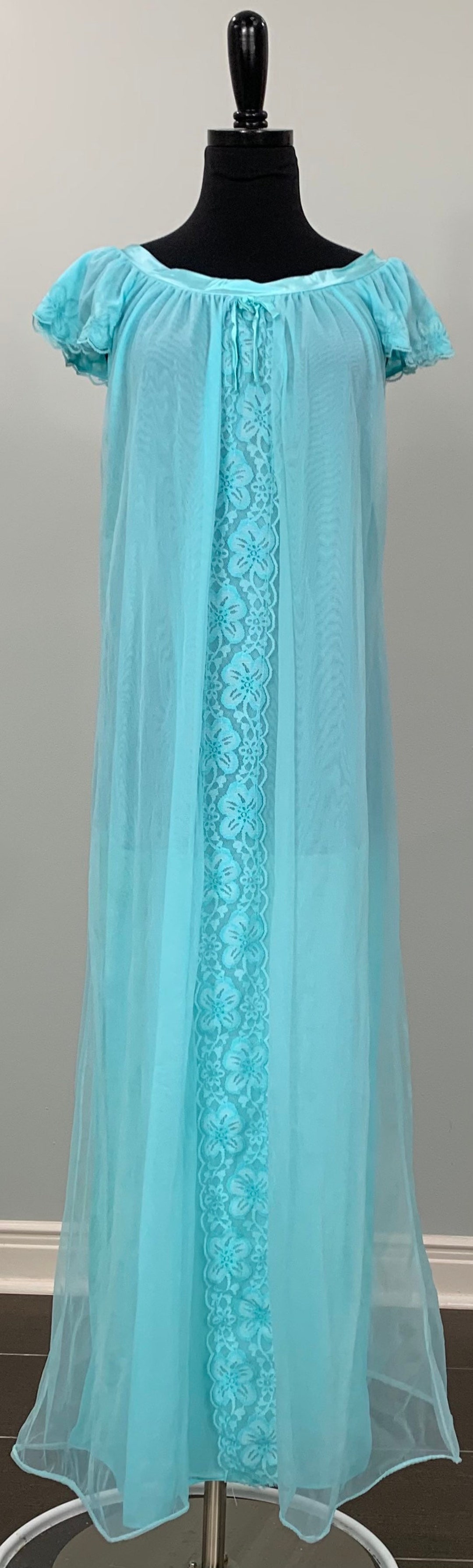 1960s Turquoise Blue Short Sleeve Long Night Gown Size 4/6 60s ...