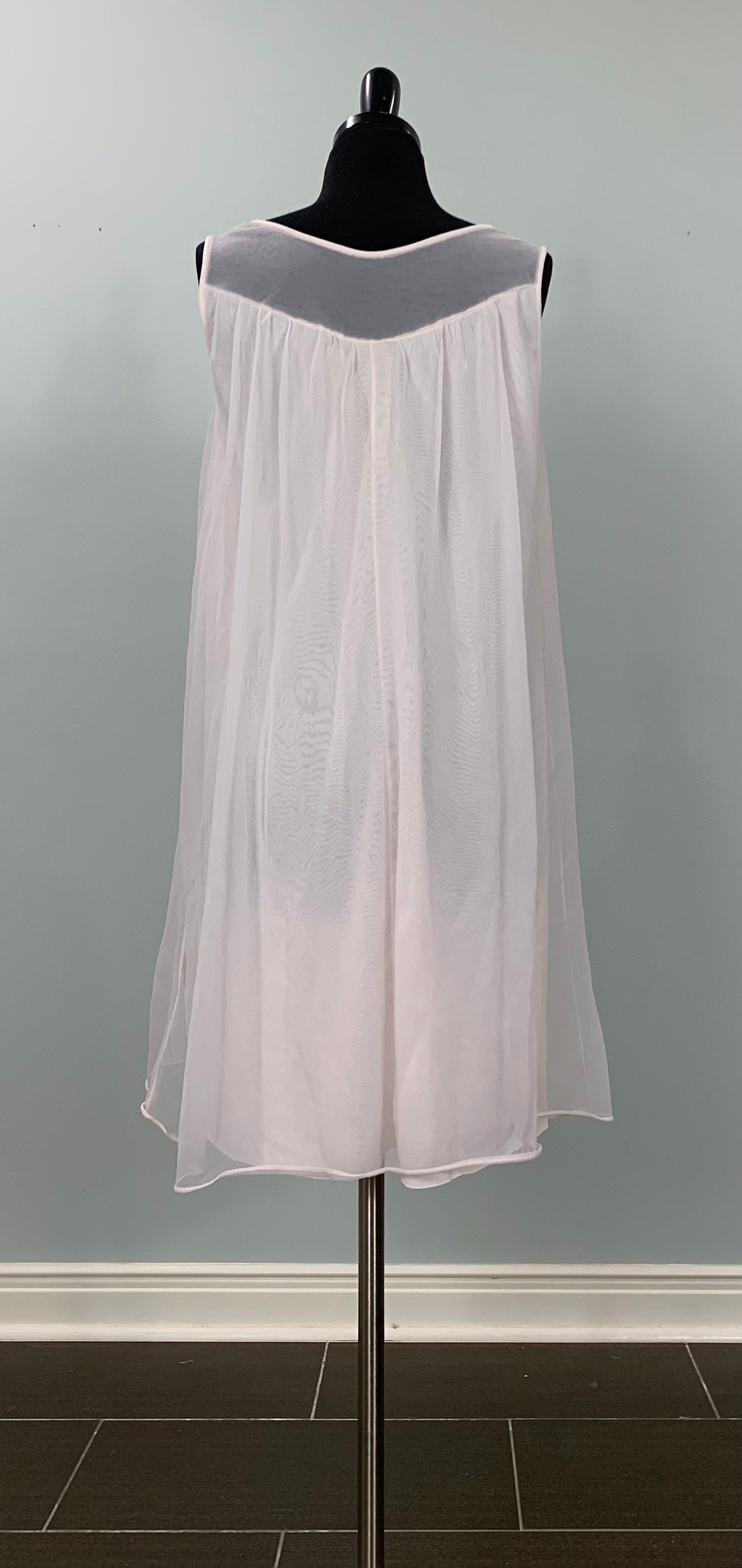 Light Pink Chiffon Nightie by Radcliffe - Size 4/6 - 60s Pink Chiffon ...