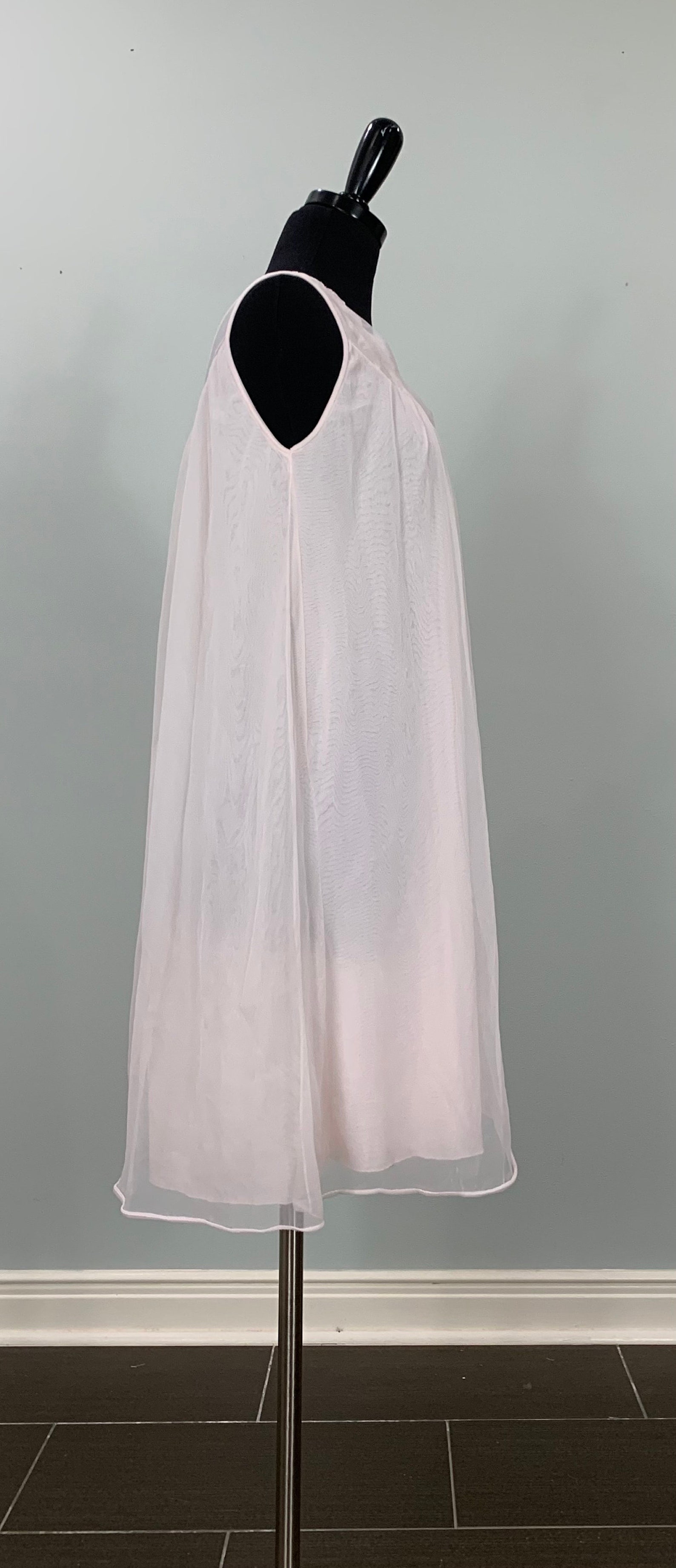 Light Pink Chiffon Nightie by Radcliffe - Size 4/6 - 60s Pink Chiffon ...