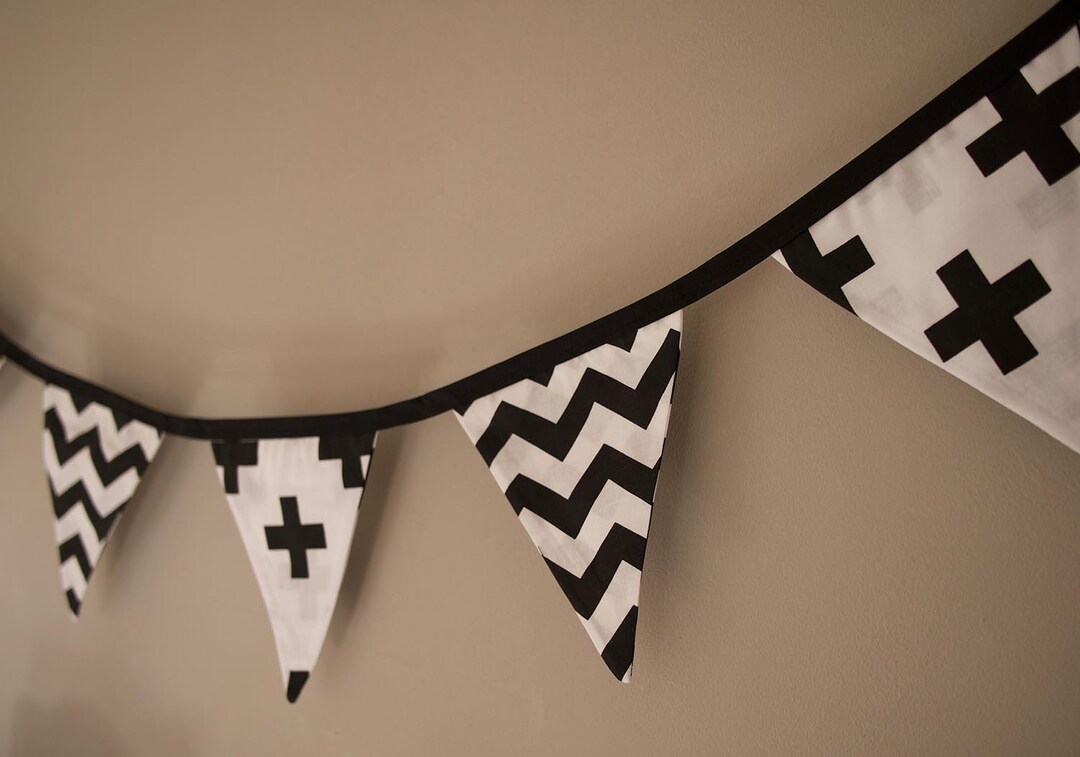 Children's Black and White Chevron Bunting 4m Long - Etsy