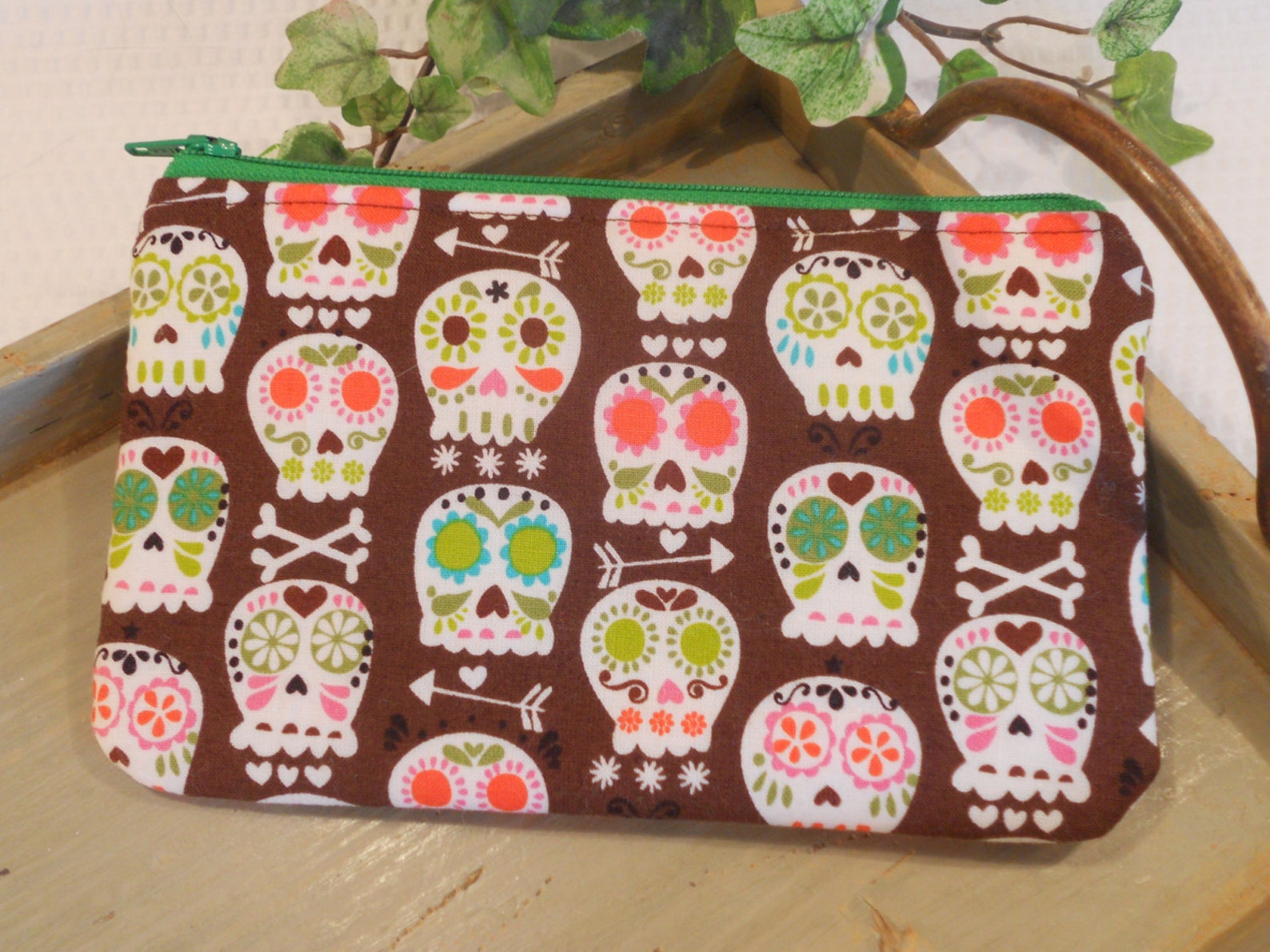 Padded ZIPPER POUCH in bone Head - Etsy