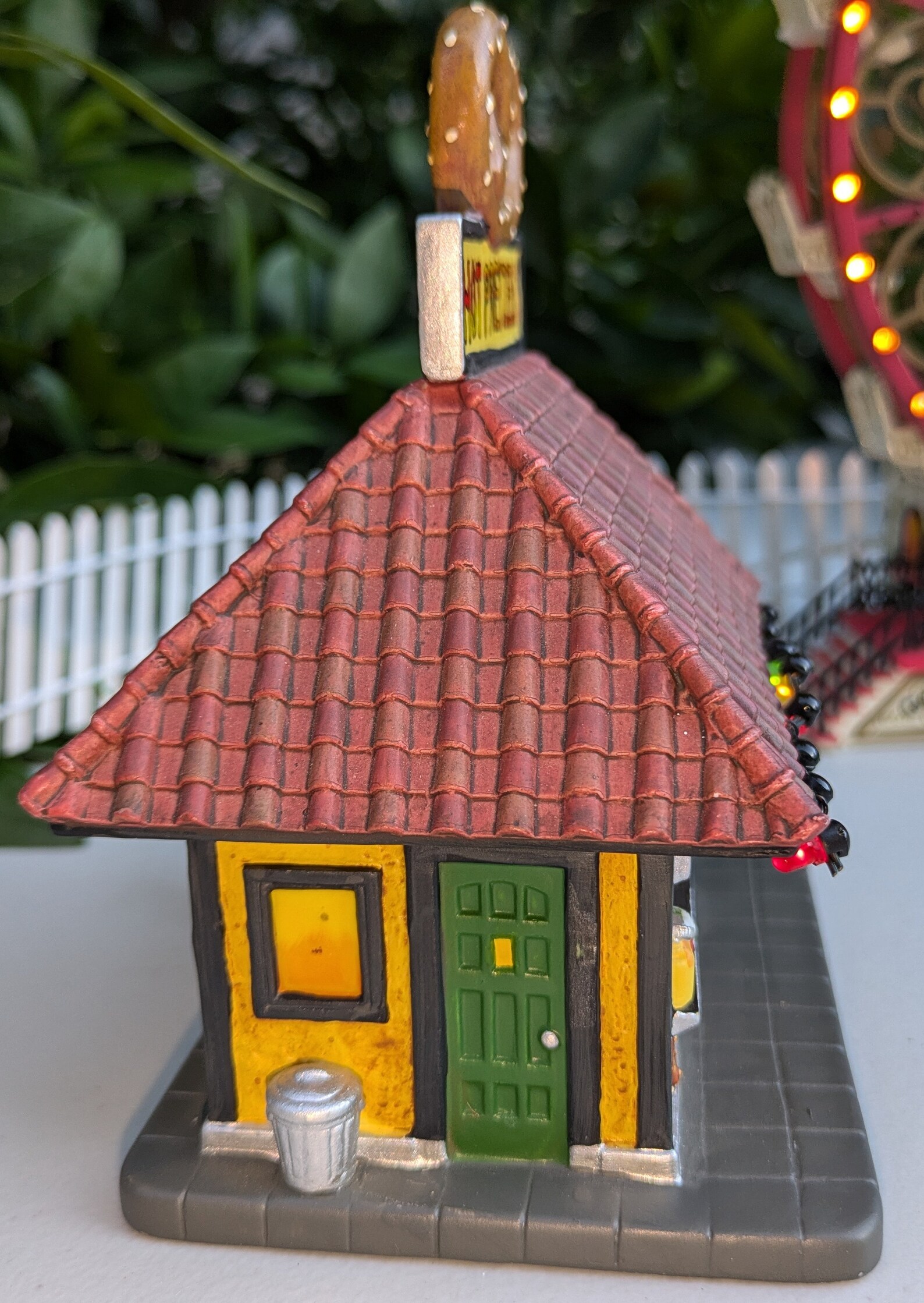 Dept 56 Hot Pretzels Stand-christmas in the City-59415-baker Gift ...